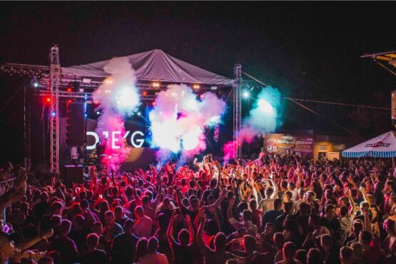 Rave Ultimate Guide: Culture, Festivals EDM Enthusiast Should Know ...